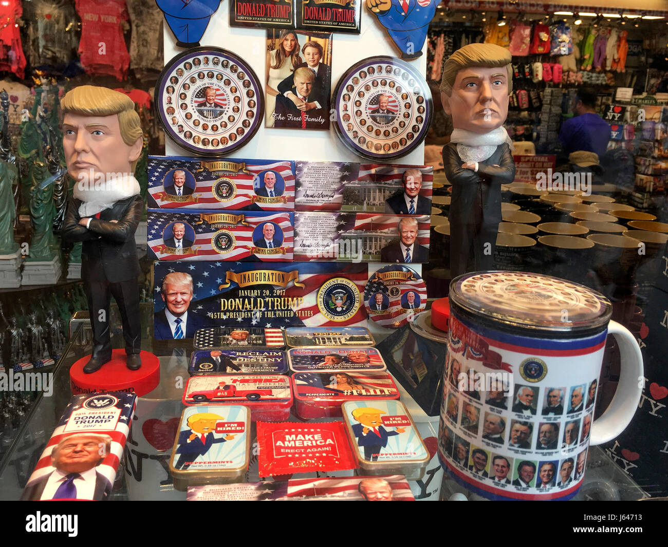 Objets Donald Trump vendus sur Time Square, NY *** Items with Donald ...