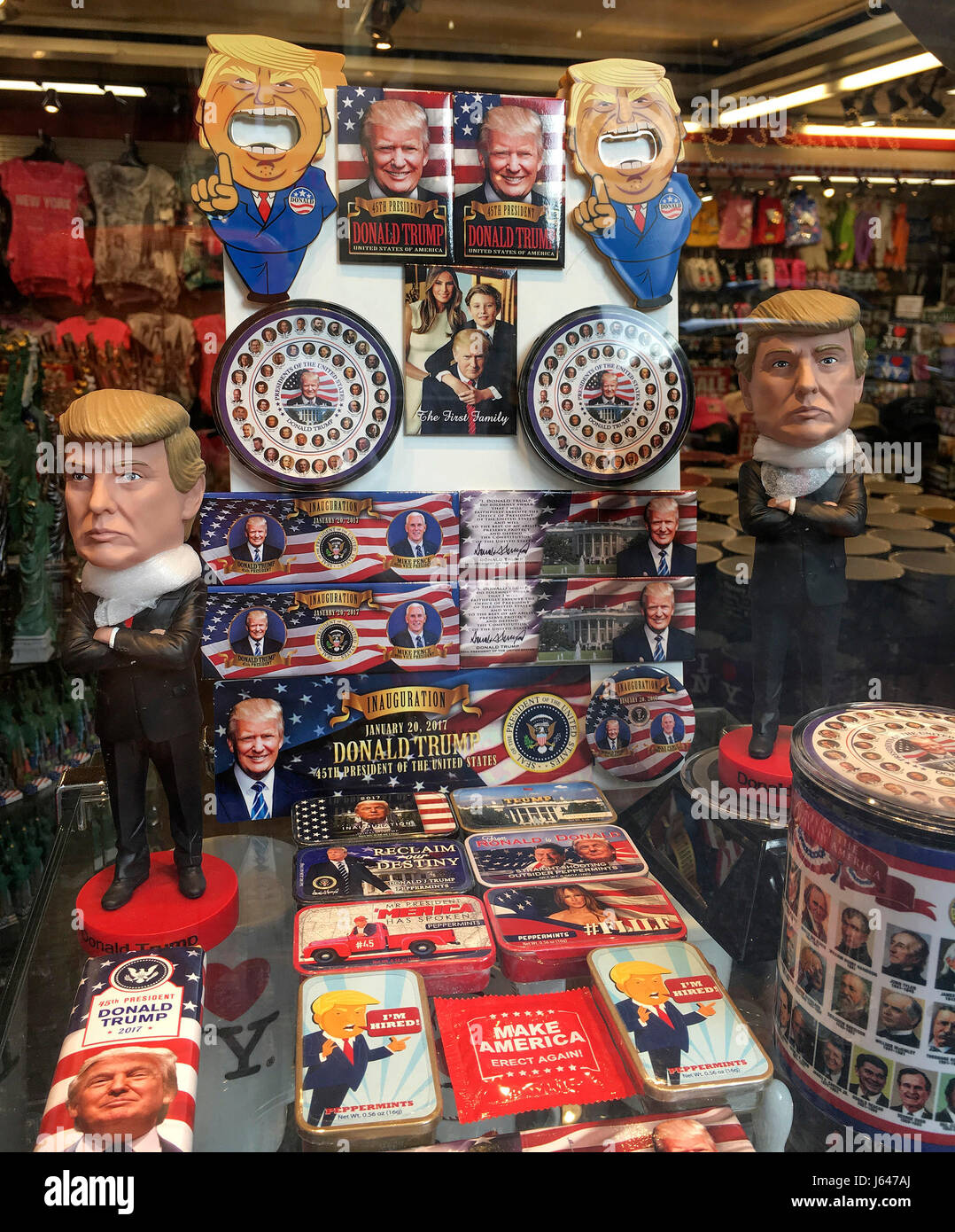 Objets Donald Trump vendus sur Time Square, NY *** Items with Donald ...