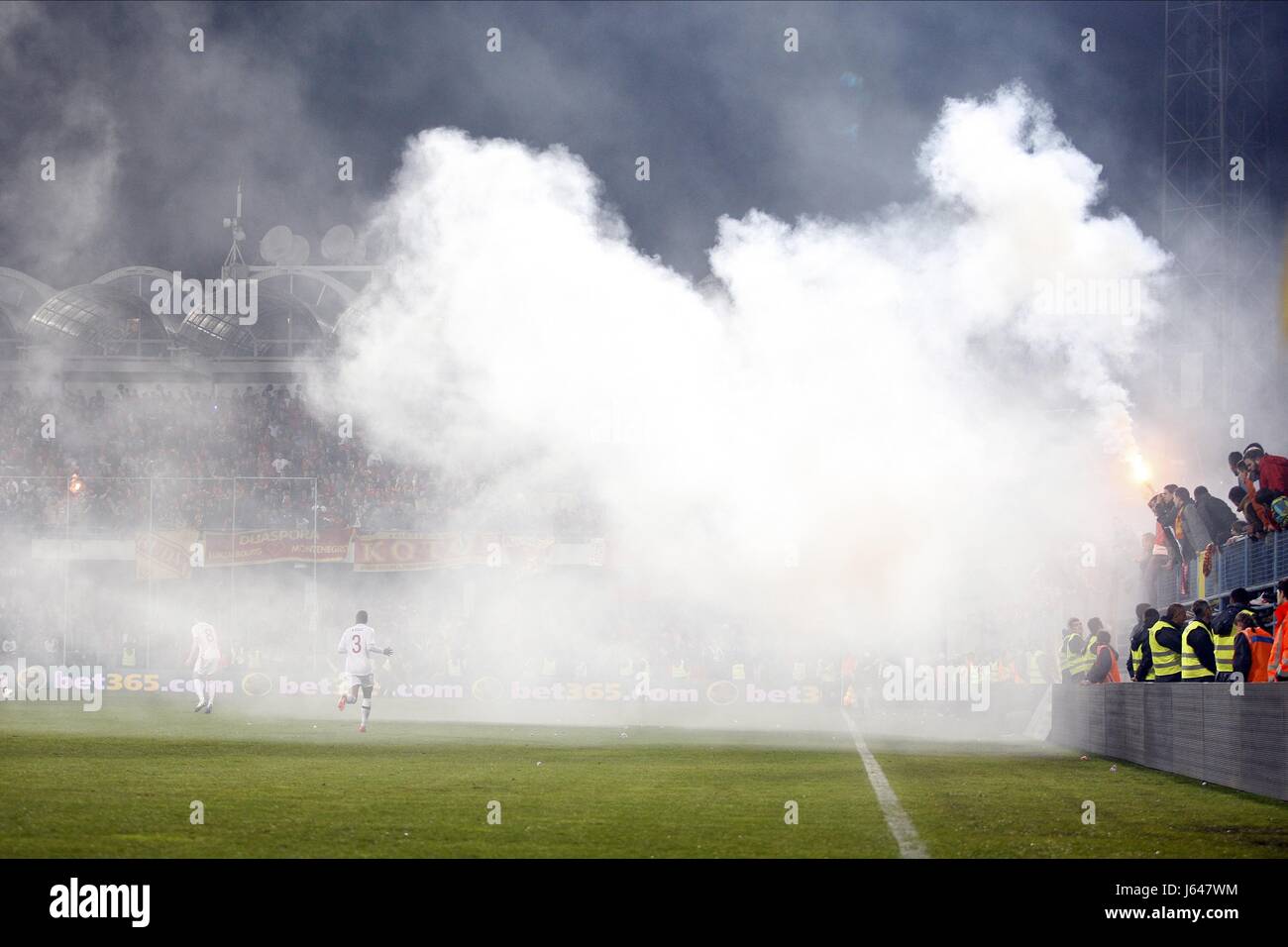 Flares set off fans hi-res stock photography and images - Alamy