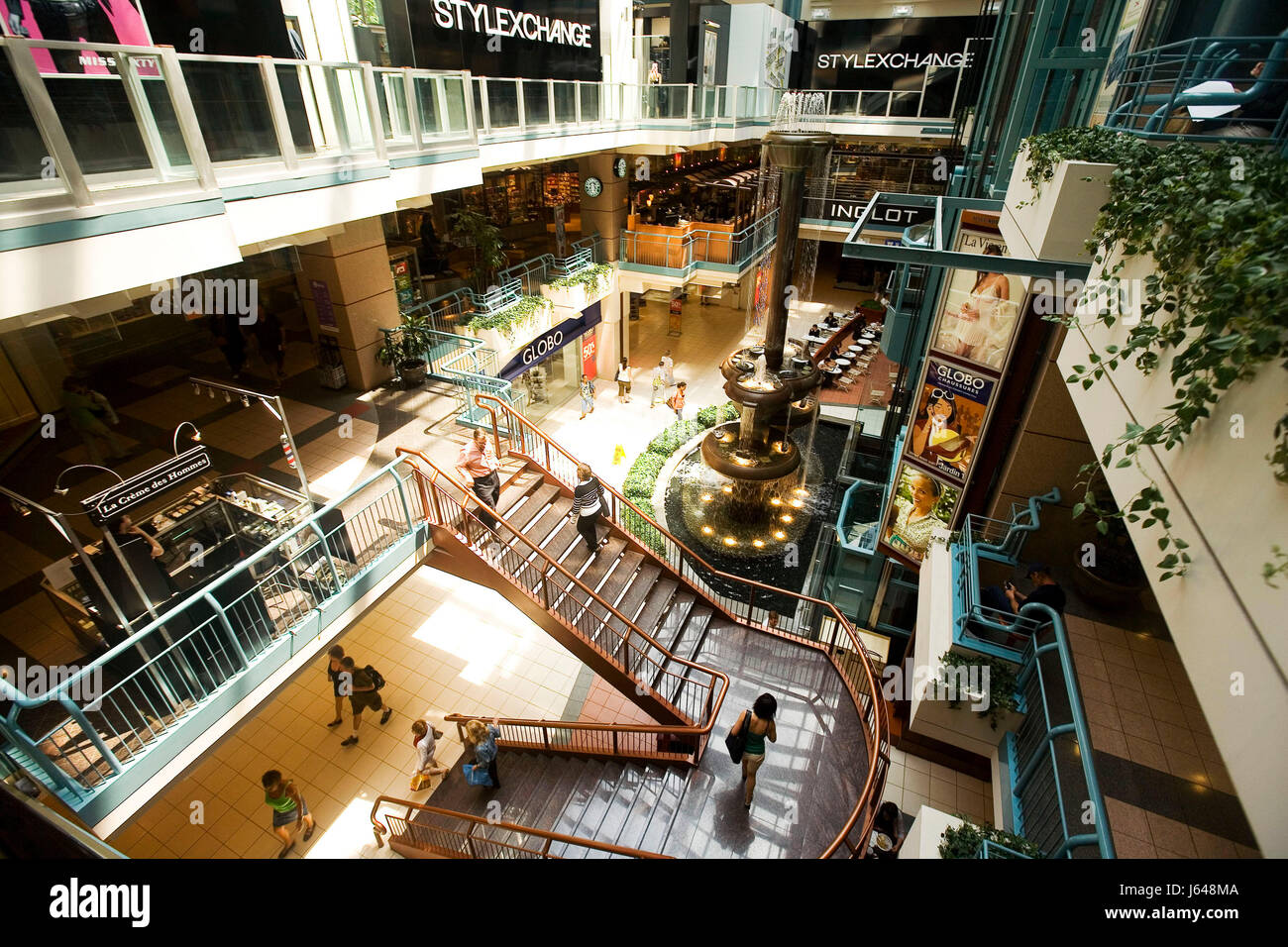 La ville souterraine dont on apercoit ici quatre niveaux. Au niveau ...