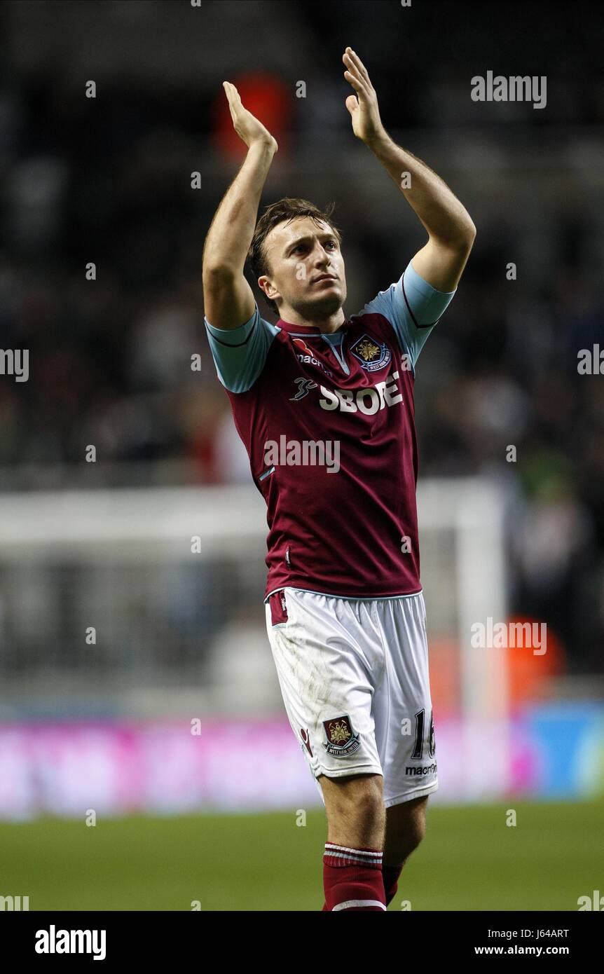 Mark noble west ham november hi-res stock photography and images - Alamy