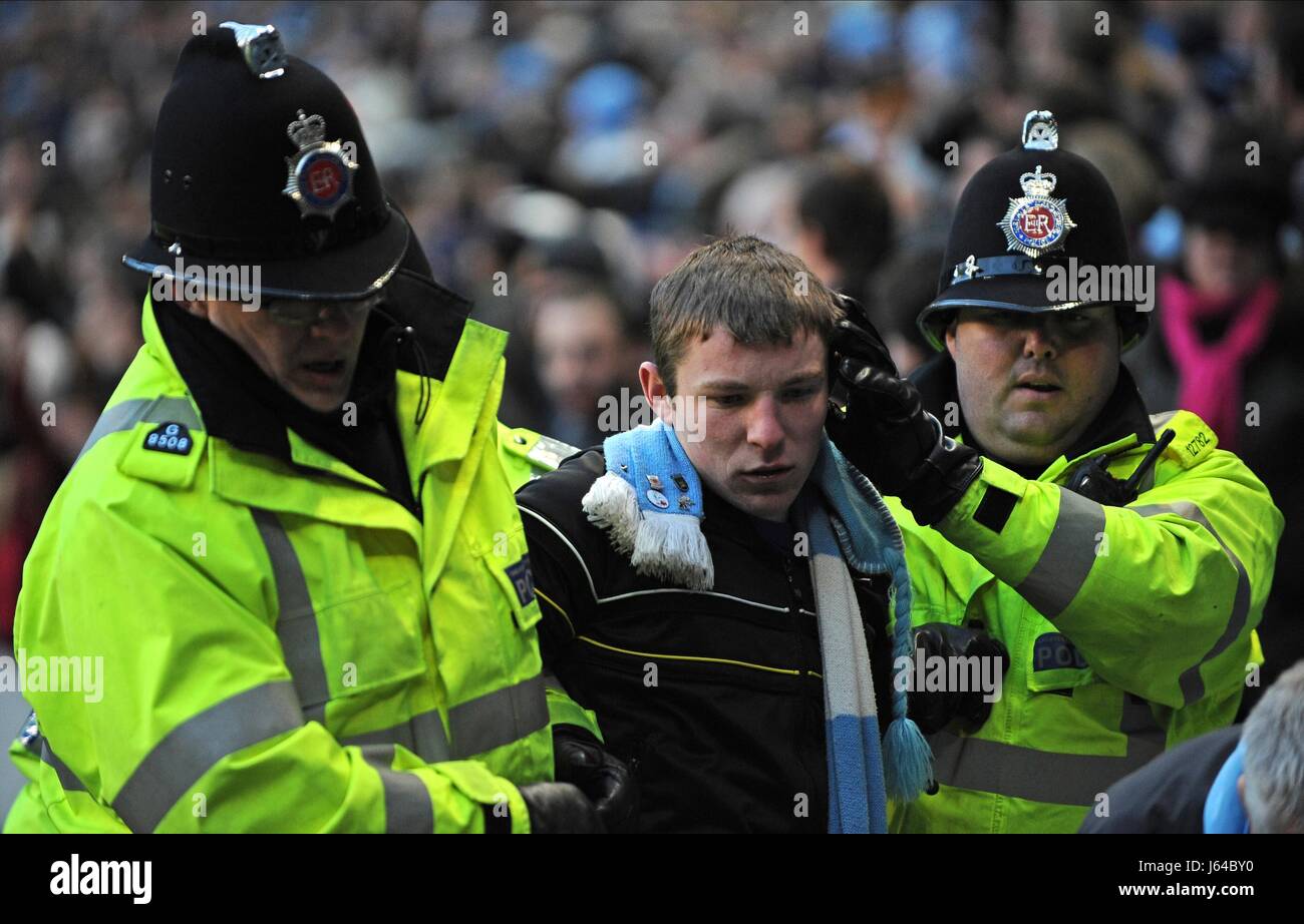 POLICE AND MANCHESTER CITY FAN MANCHESTER CITY V MANCHESTER CITY V MAN ...