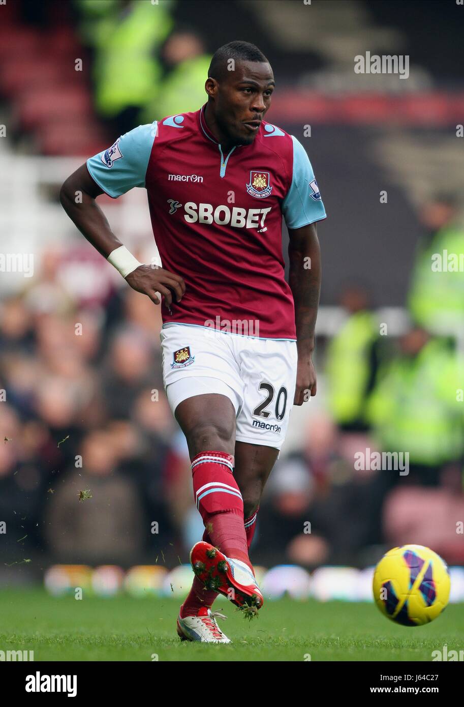 GUY DEMEL WEST HAM UNITED FC LONDON ENGLAND UK 01 December 2012 Stock ...