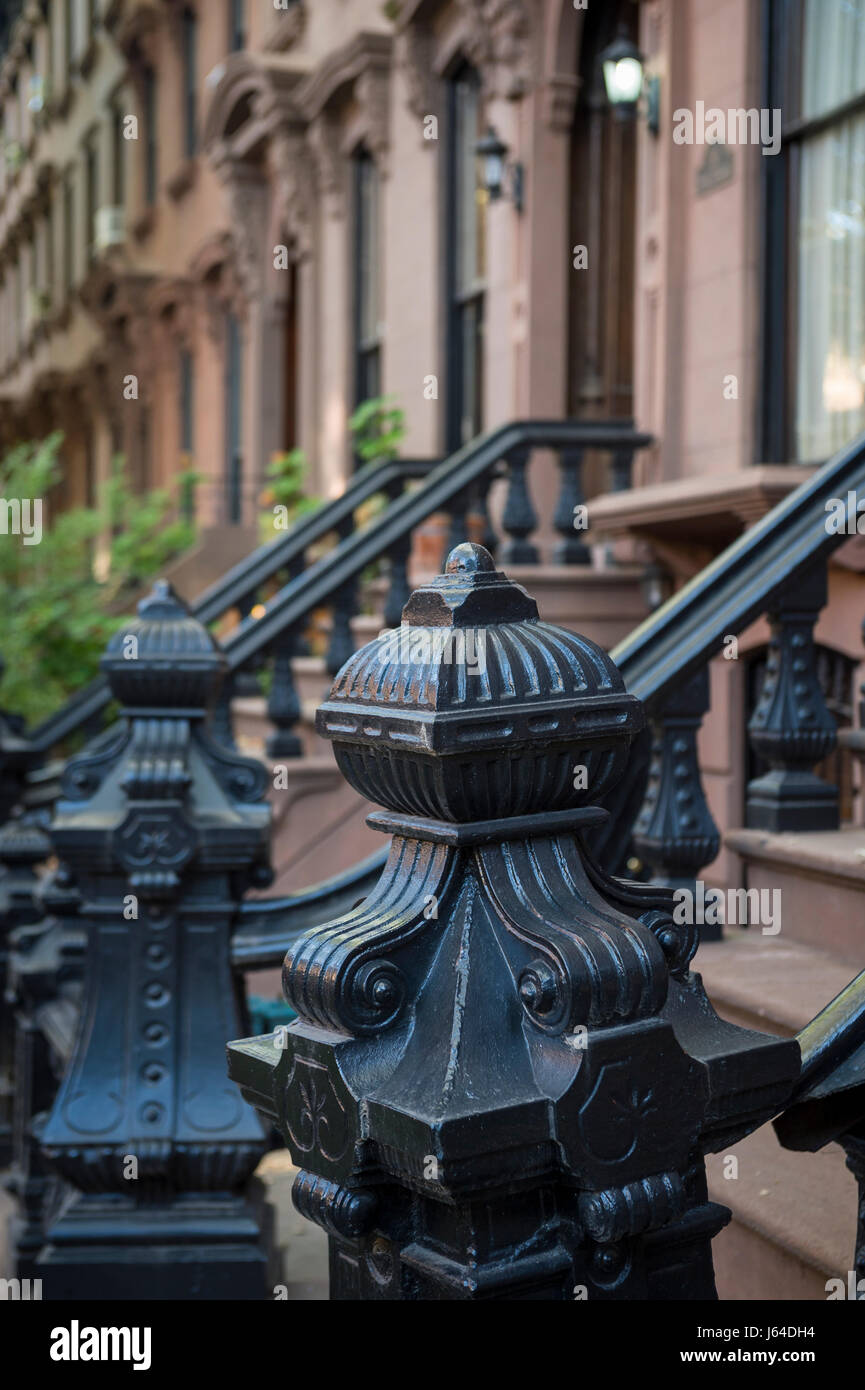 New york stoop hi-res stock photography and images - Alamy