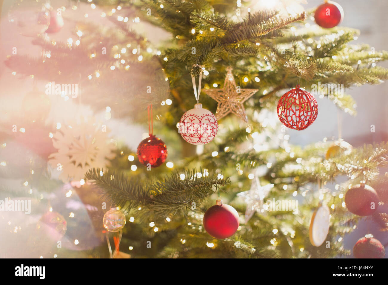 Star on christmas tree hi-res stock photography and images - Alamy