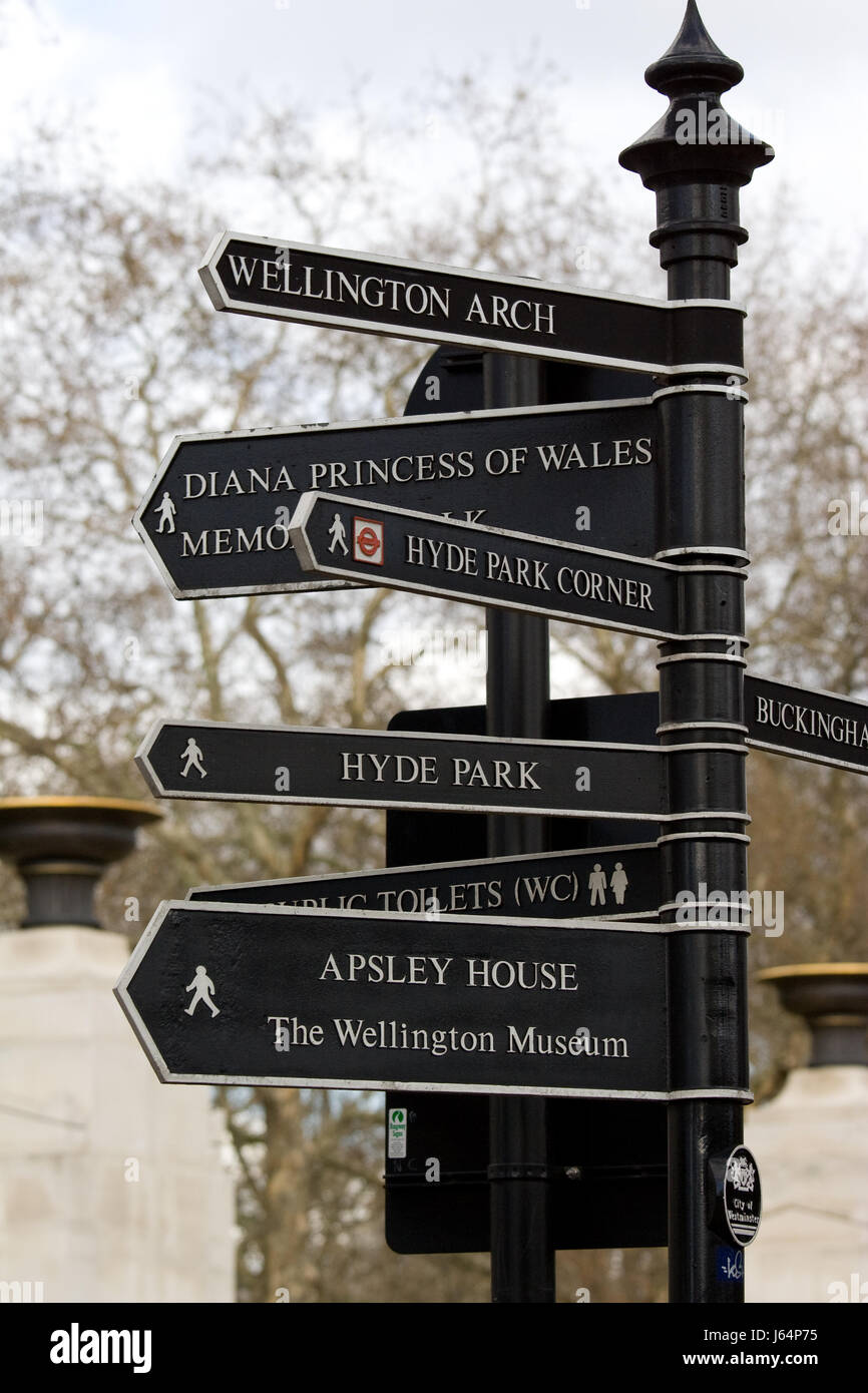 signpost in london Stock Photo - Alamy