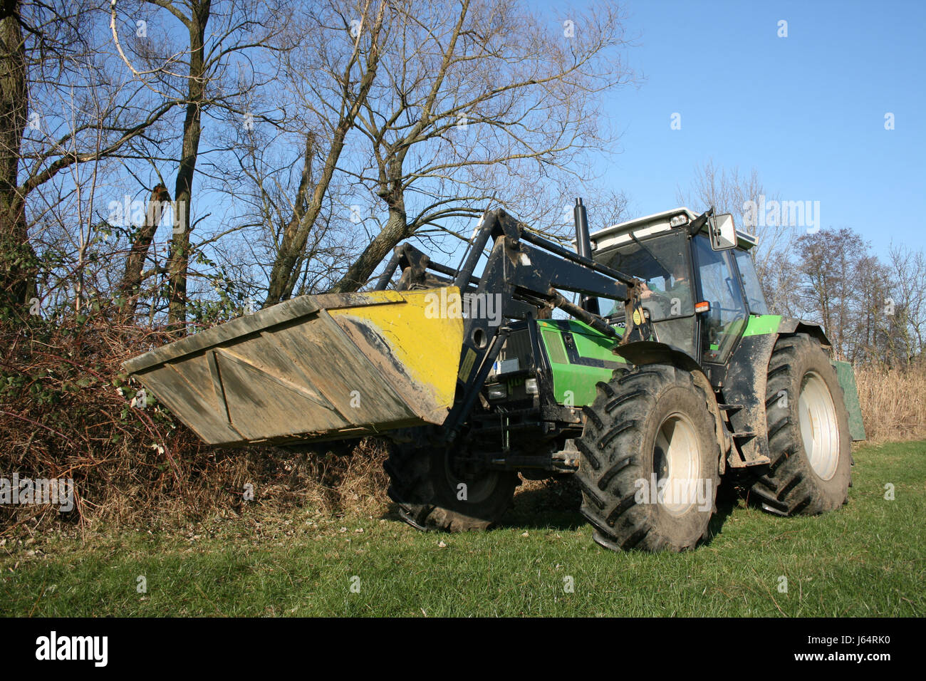 agrarian engineering engine drive motor agriculture farming tractor ...