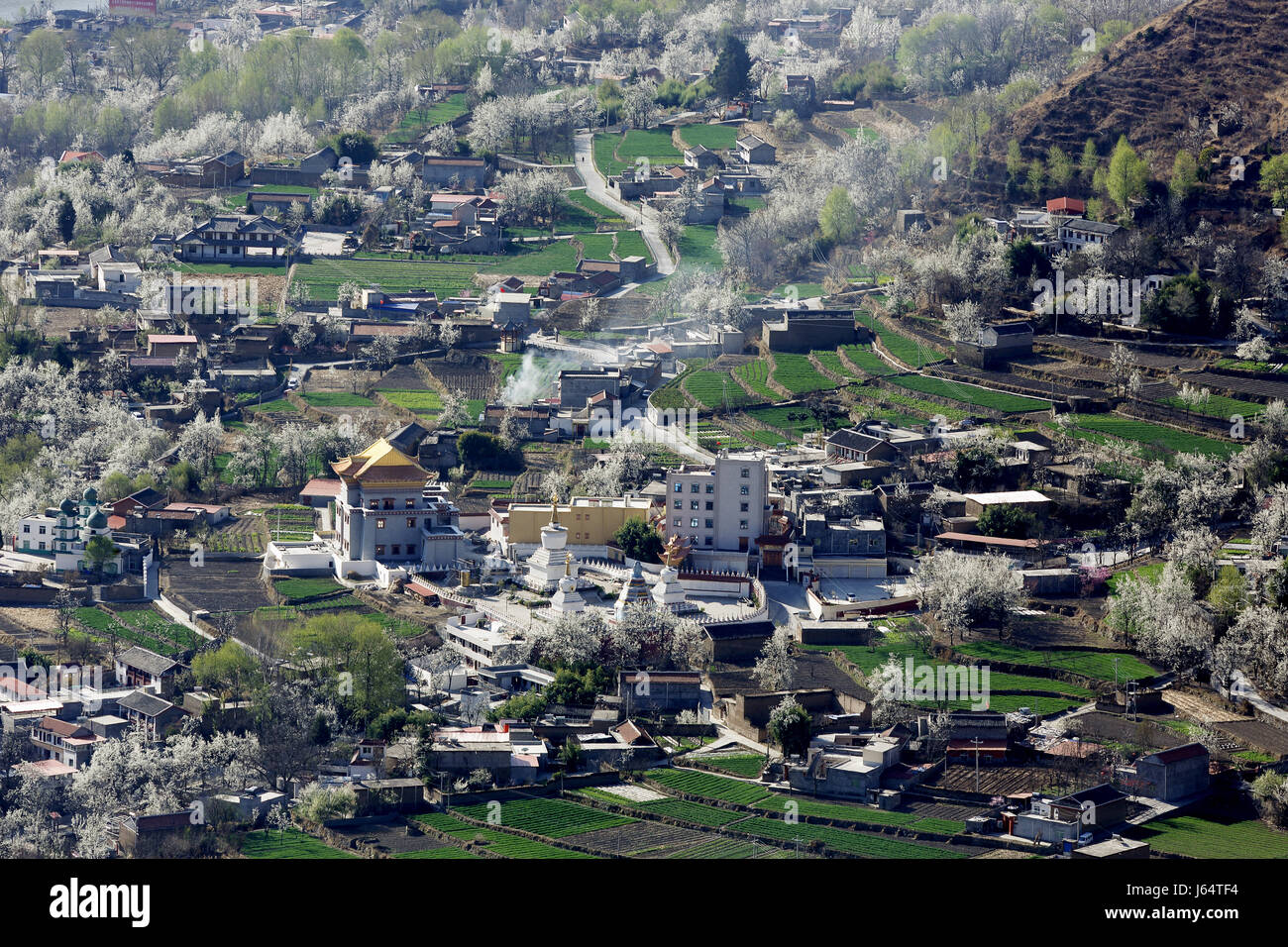 Houses in Jinchuan County,Sichuan Province,China Stock Photo - Alamy