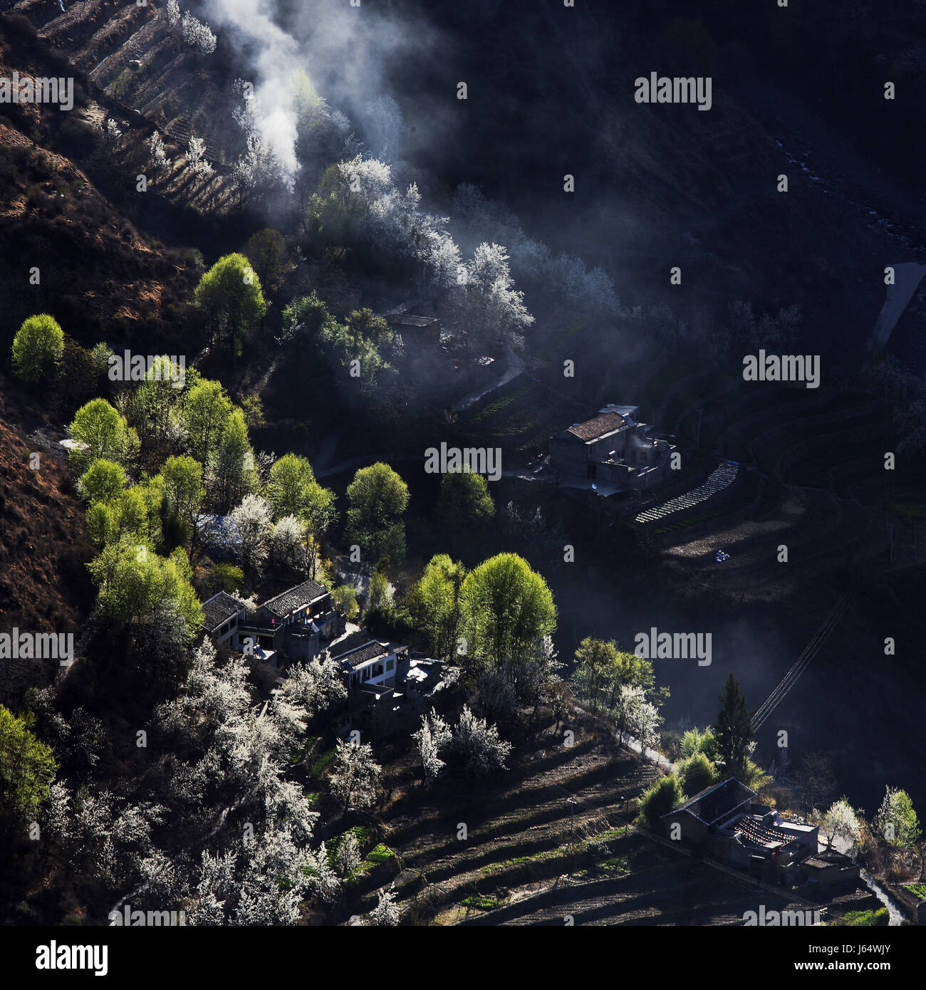 Houses in Jinchuan County,Sichuan Province,China Stock Photo - Alamy