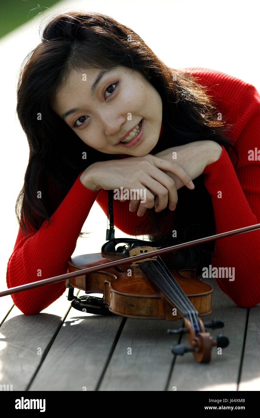 portrait of a violinist Stock Photo - Alamy