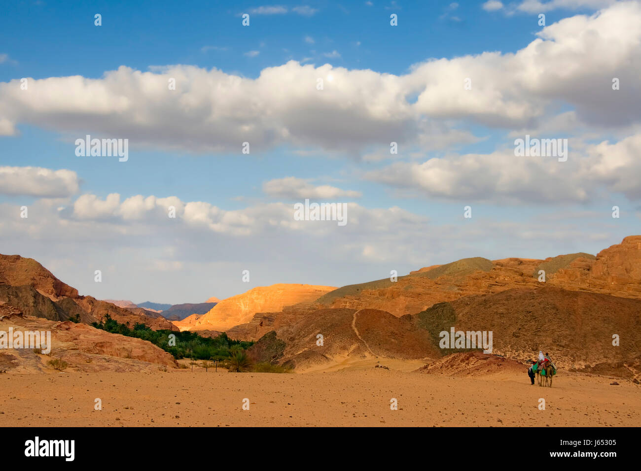 mountains desert wasteland africa oasis egypt caravan mountain ...