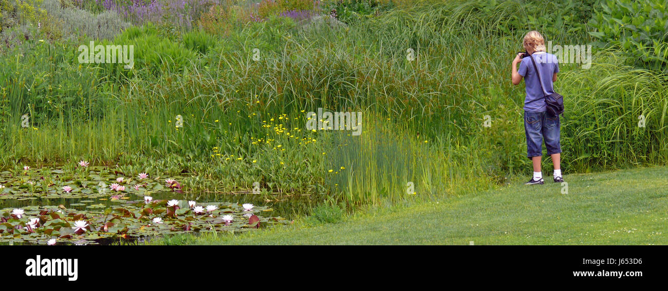 Firsthand hi-res stock photography and images - Alamy