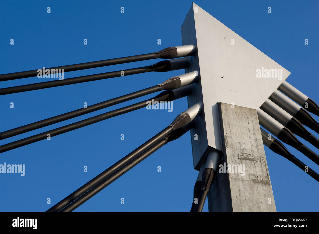 Bridge construct statics hi-res stock photography and images - Alamy