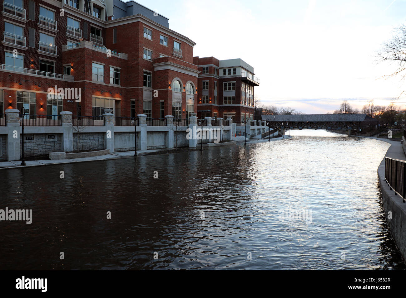 Naperville downtown hi-res stock photography and images - Alamy
