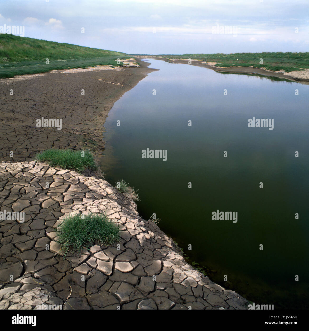 ground soil earth humus drought mud dry dried up barren globe planet ...