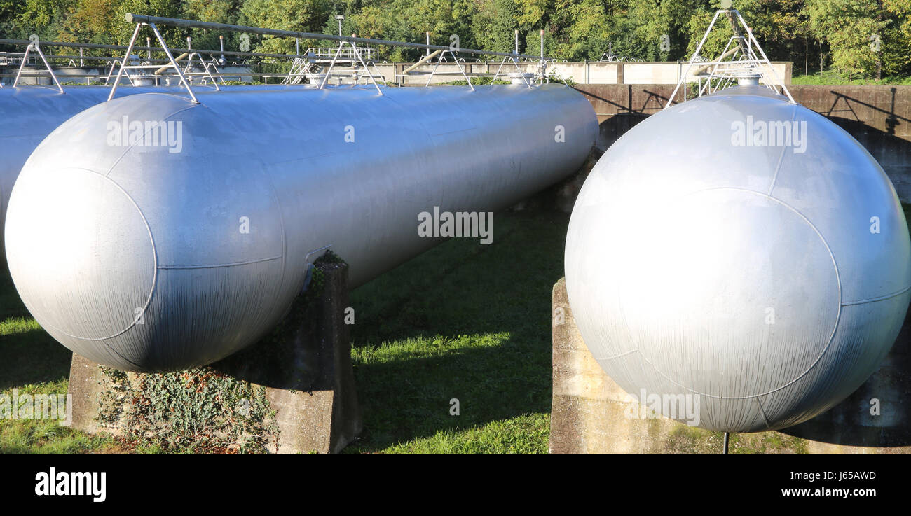 Cylindrical tanks hi-res stock photography and images - Alamy