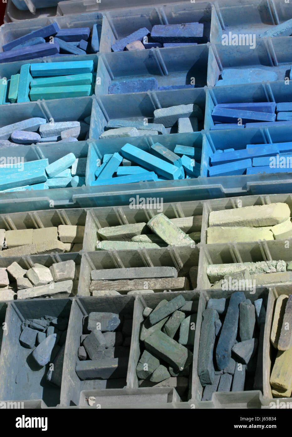 Grey chalk paint hi-res stock photography and images - Alamy