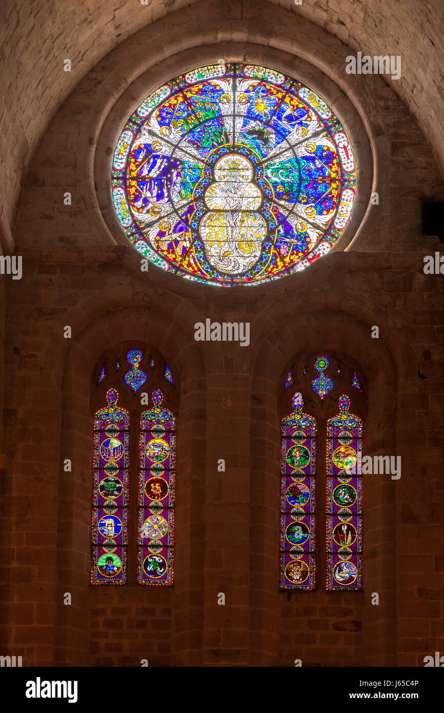 Abbey windows medieval hi-res stock photography and images - Alamy