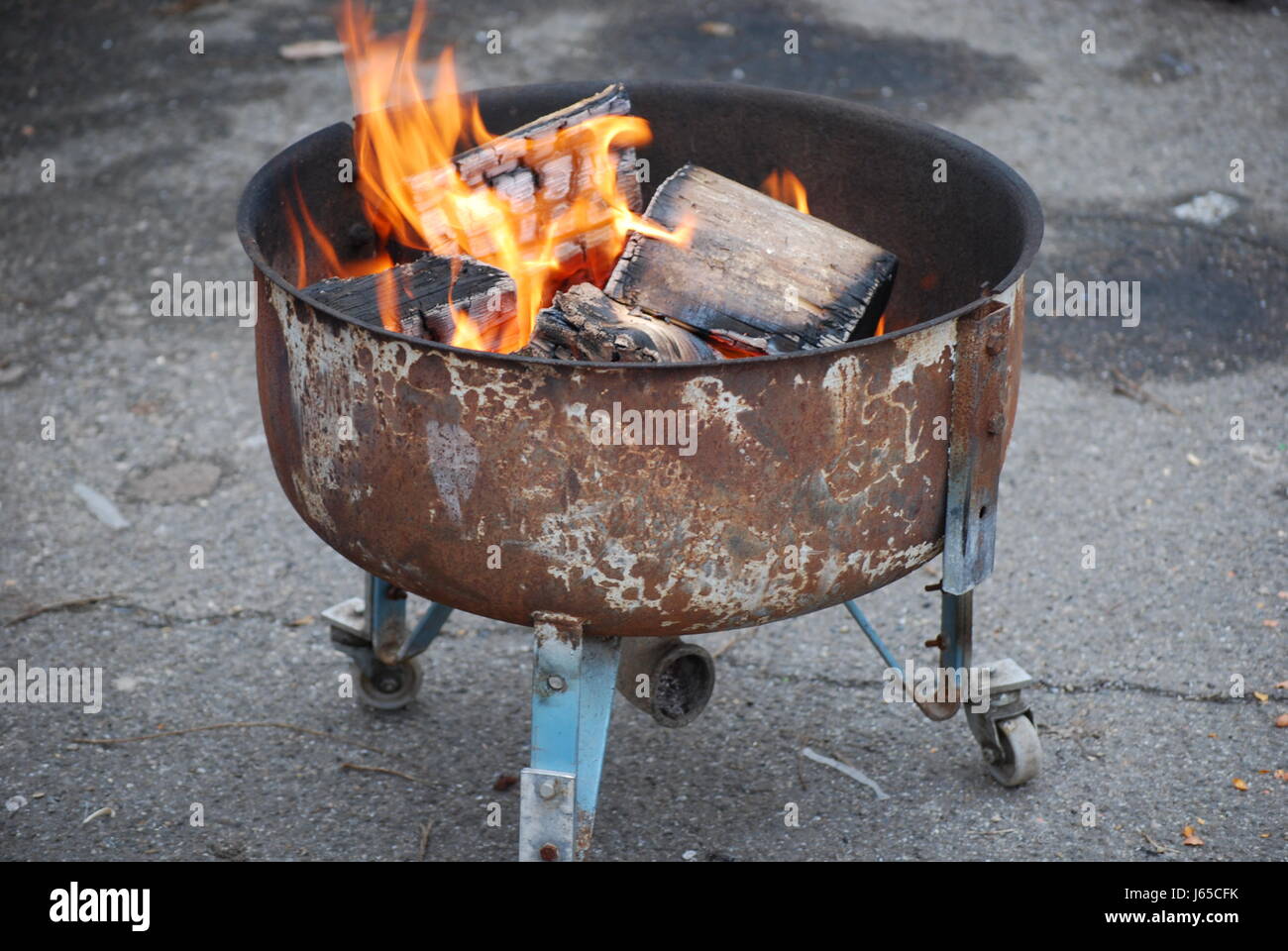 fire conflagration warm heat barrel warmth winter cold fire ...