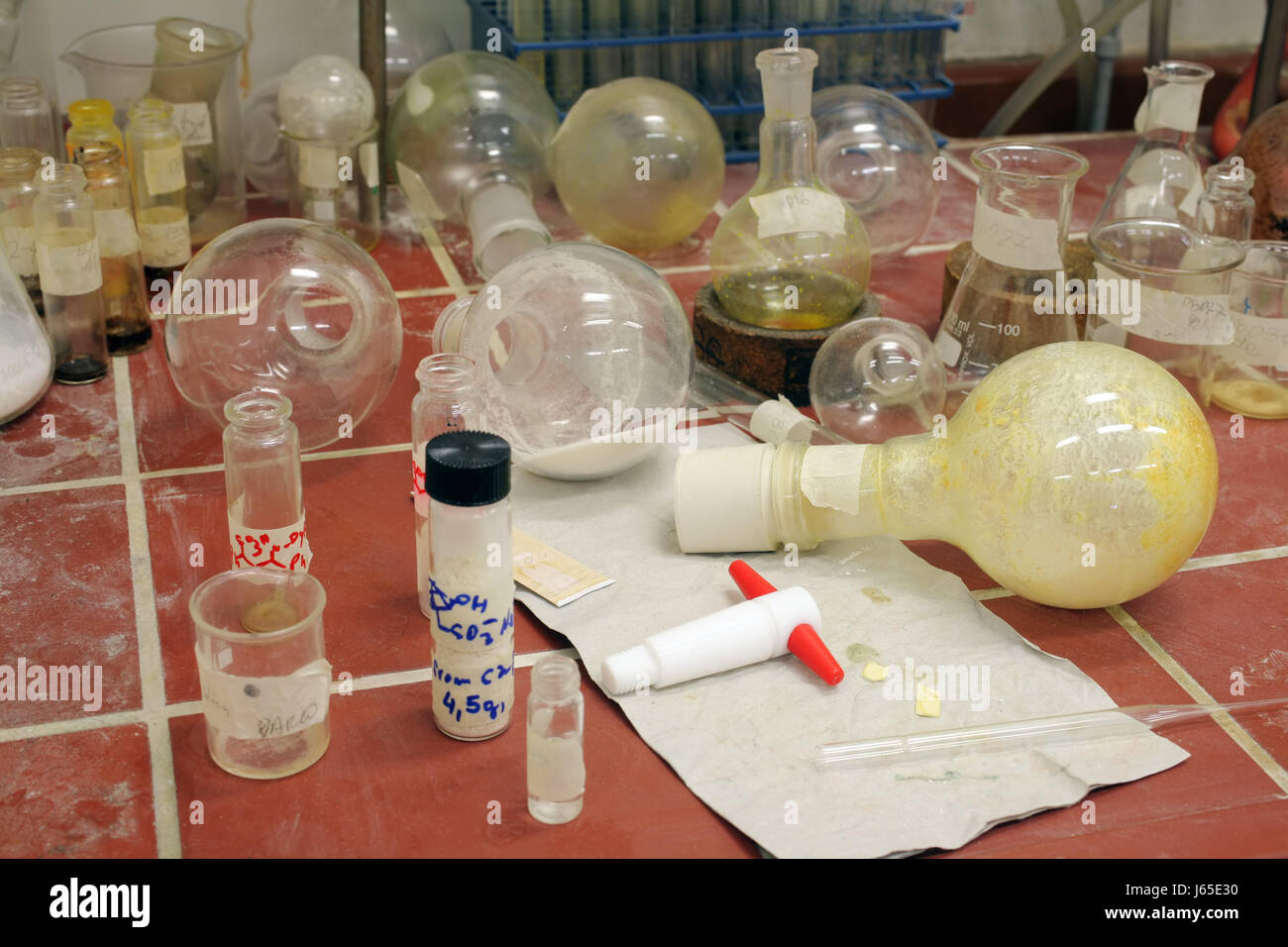 Chemistry chaotic hi-res stock photography and images - Alamy