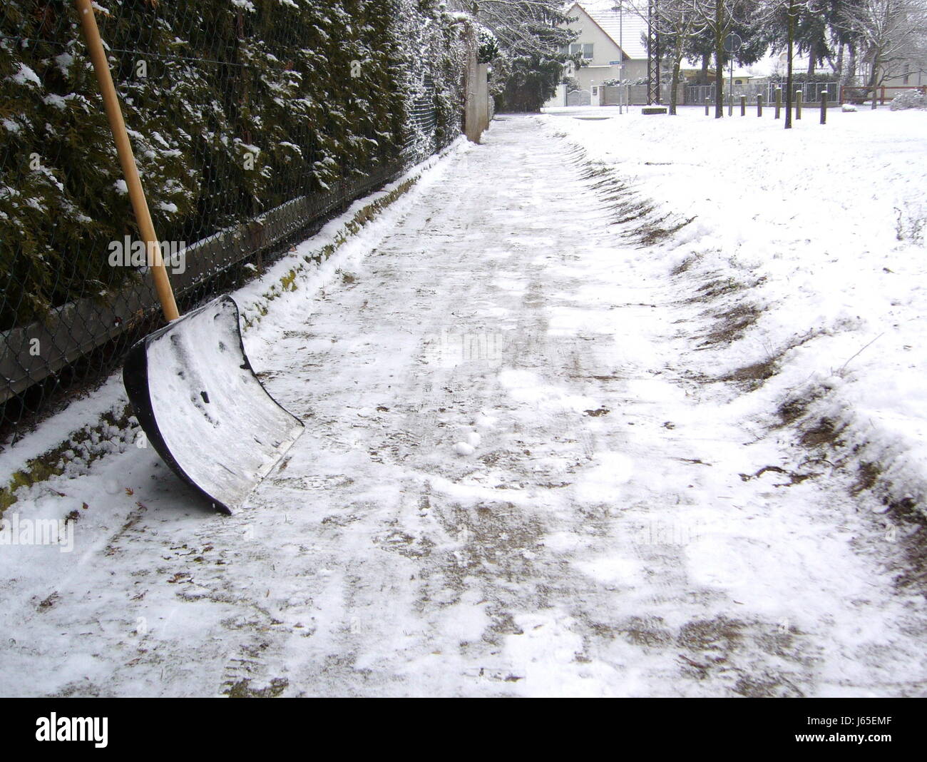 Pavement drop down hi-res stock photography and images - Alamy