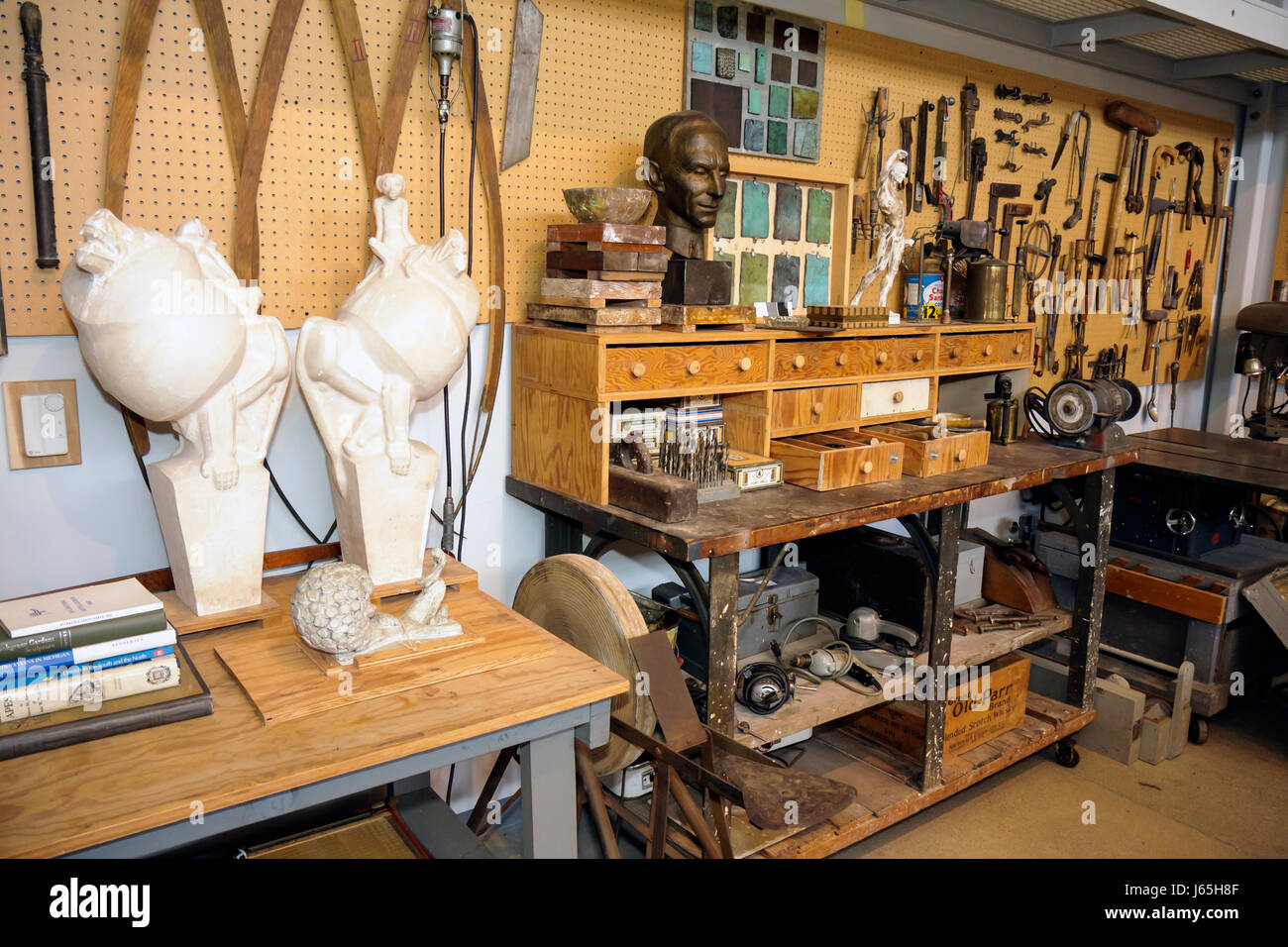 Artists stu hi-res stock photography and images - Alamy