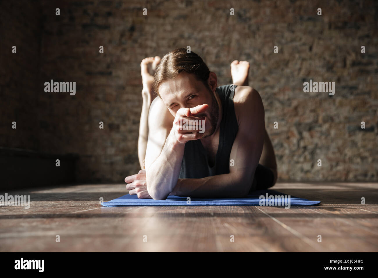 Picture of hands pointing hi-res stock photography and images - Alamy