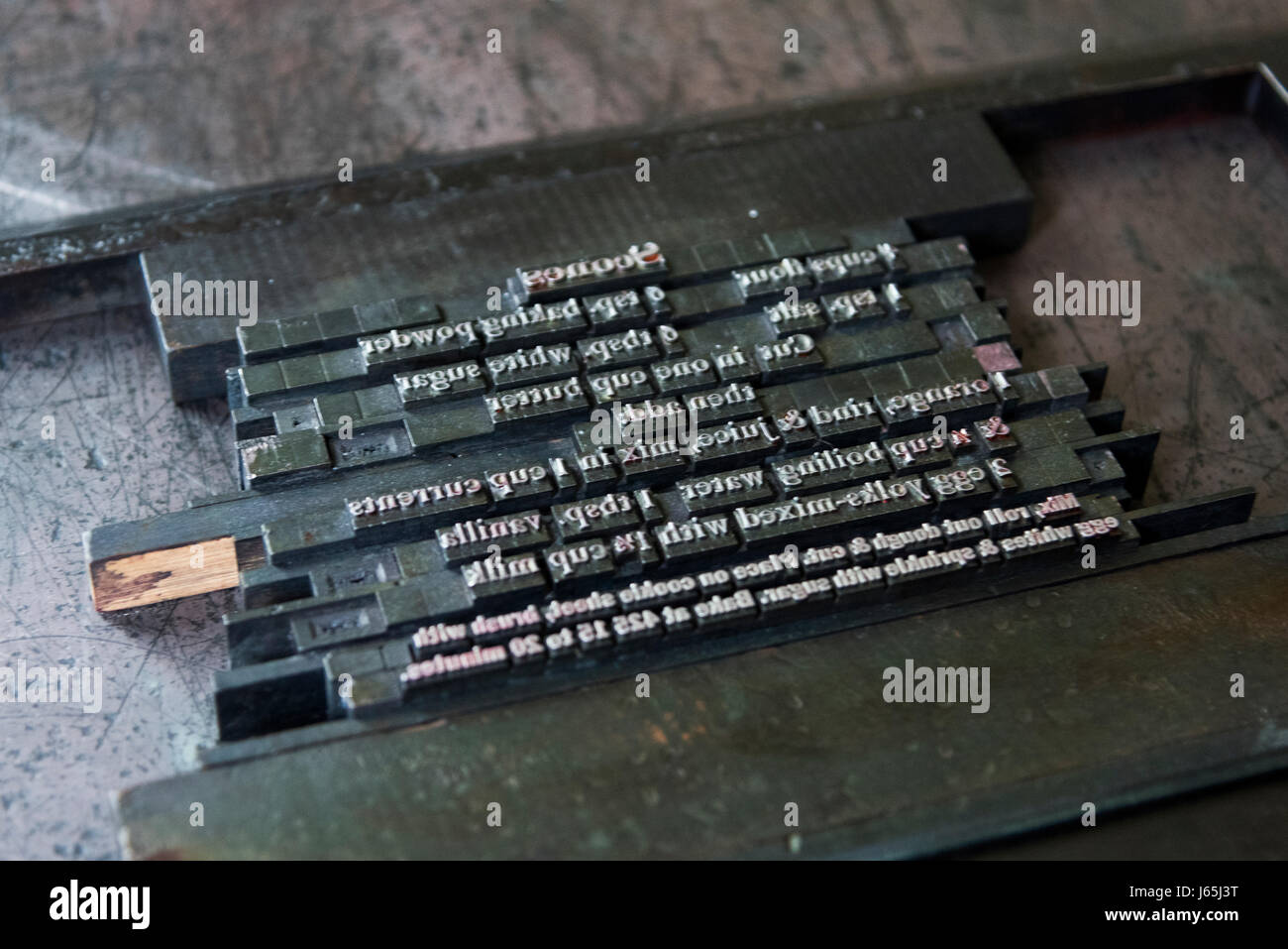 Setting blocks hi-res stock photography and images - Alamy