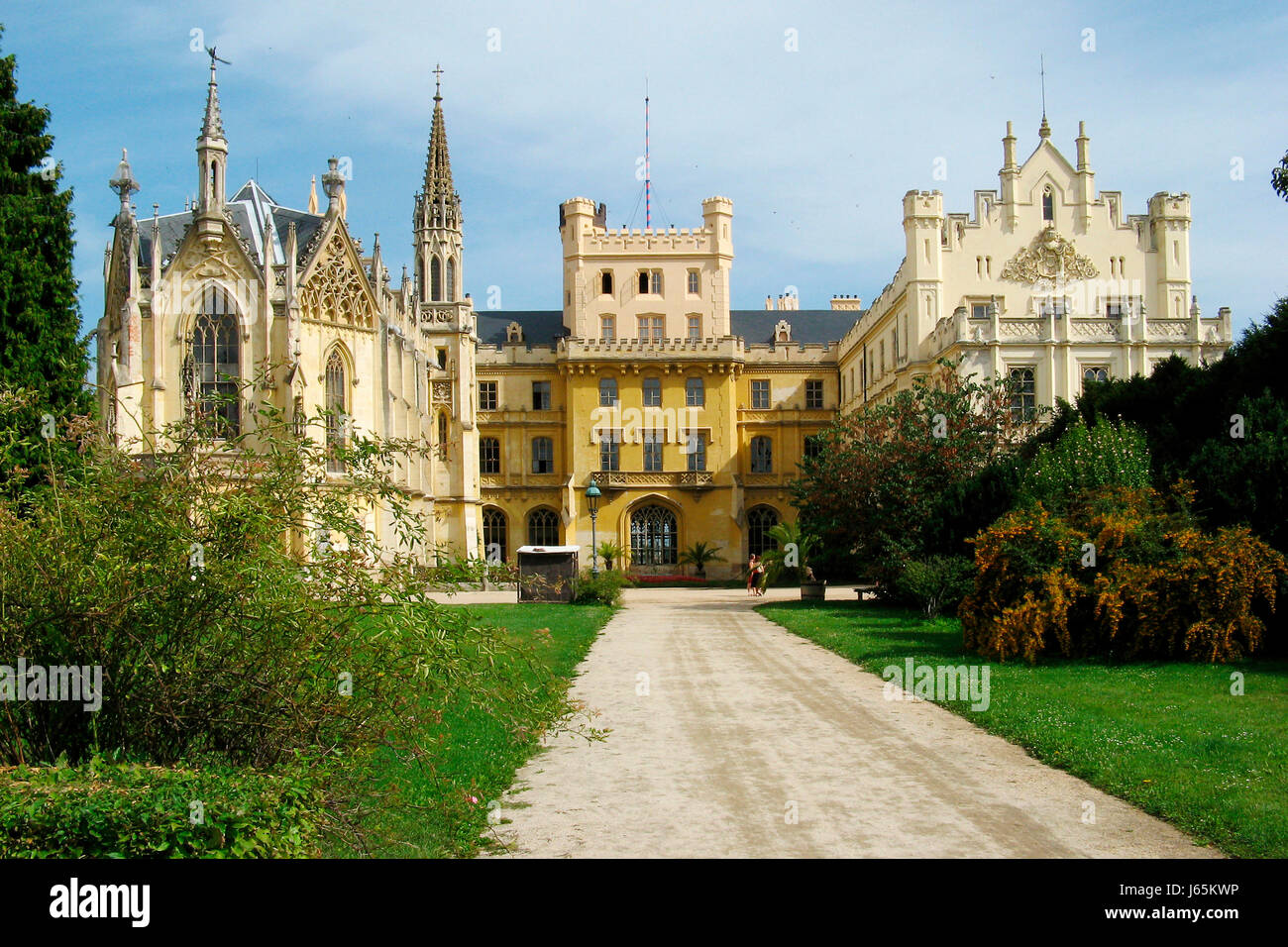 stronghold castle czech building chateau lock blue tower travel ...