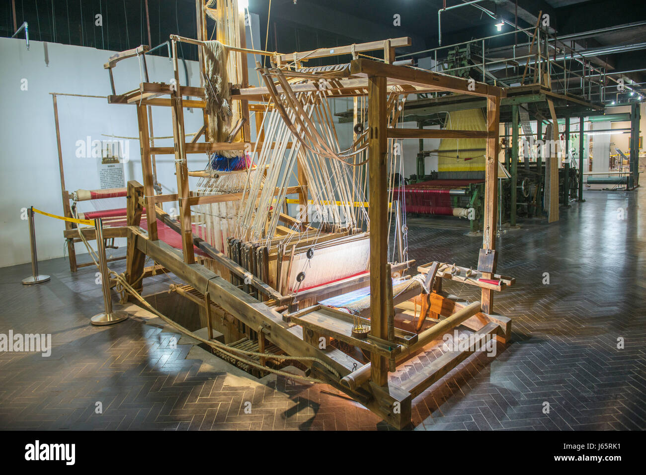 Low loom hi-res stock photography and images - Alamy