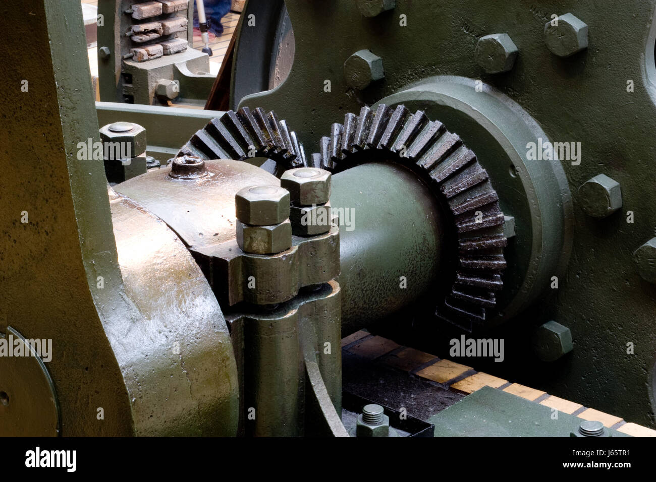 wheel cogwheel motion postponement moving movement industry engine ...