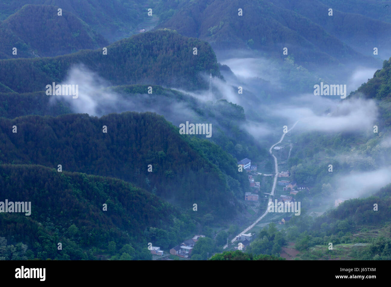 Geography travel china province henan hi-res stock photography and ...