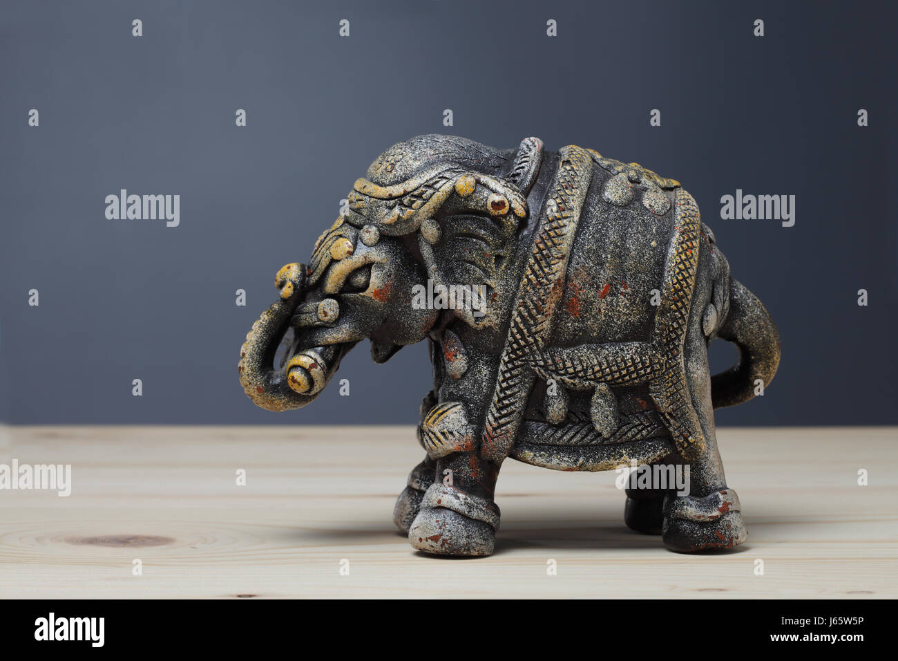 Clay elephant hi-res stock photography and images - Alamy