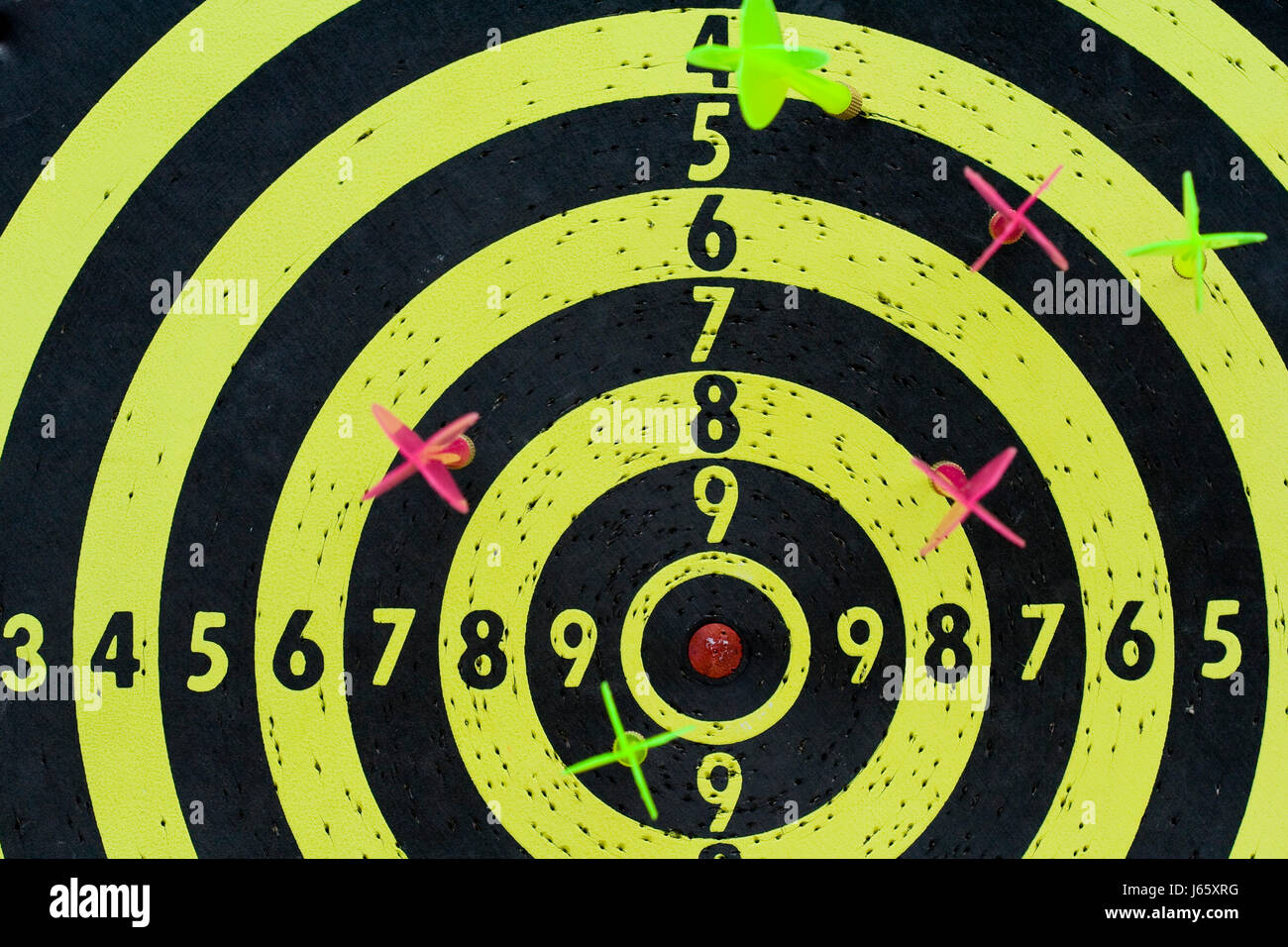 hit target arrow game tournament play playing plays played business ...