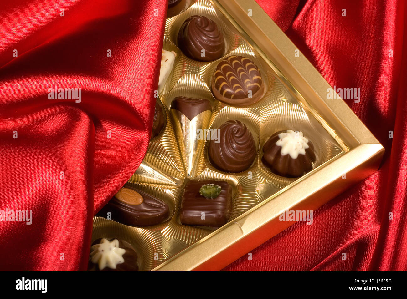 sweet gift candy satin valentine red dessert chocolate present food ...