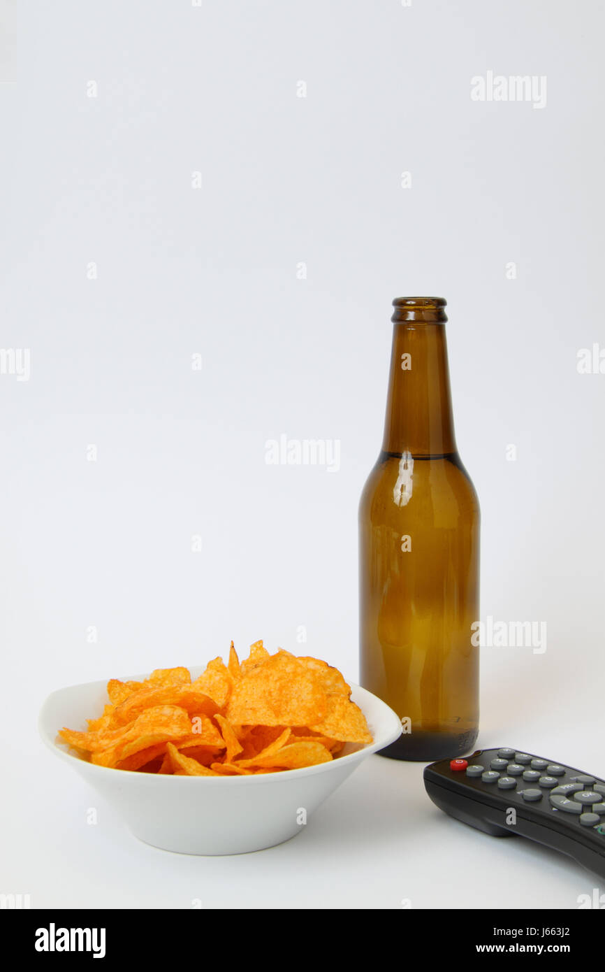 food aliment television tv televisions beer bottle chips eating eat ...