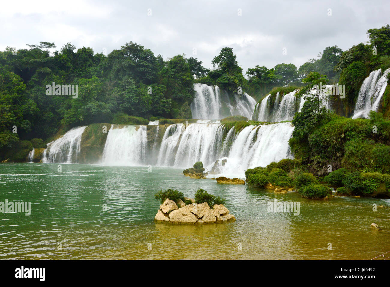 Detian waterfall hi-res stock photography and images - Alamy