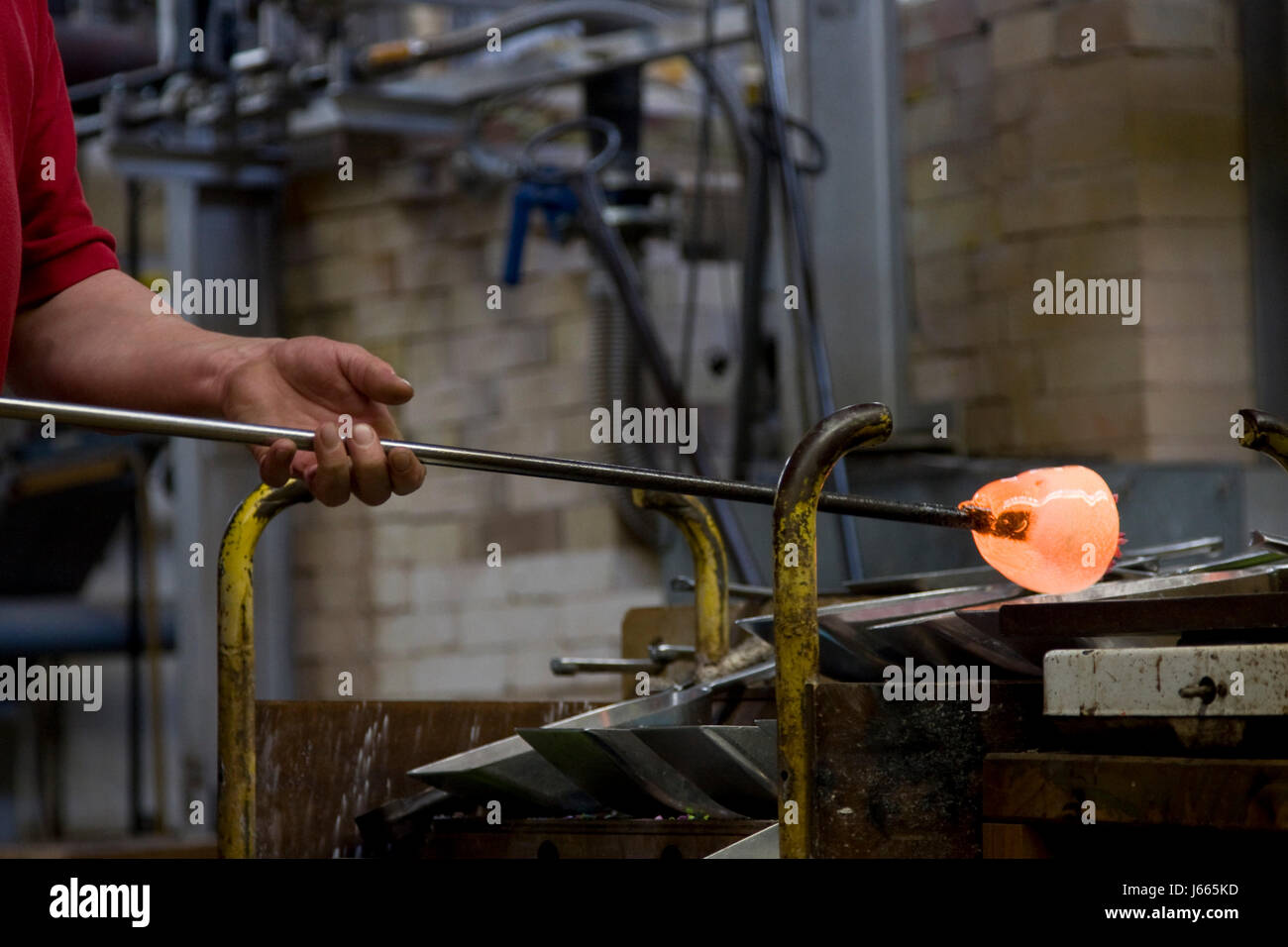 Glassmaking hi-res stock photography and images - Alamy