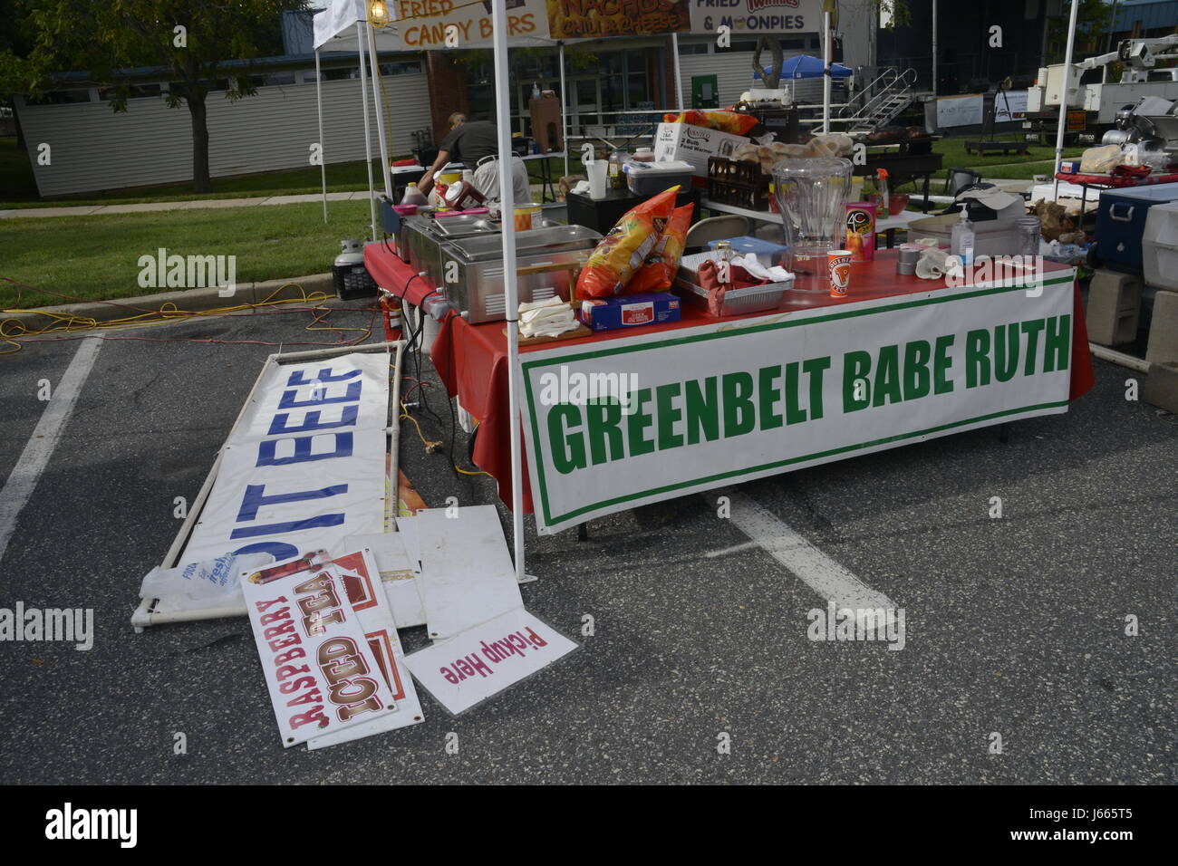 booth at festival being built Stock Photo - Alamy