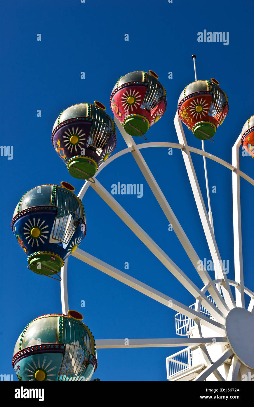 ride attraction carnival big large enormous extreme powerful imposing ...