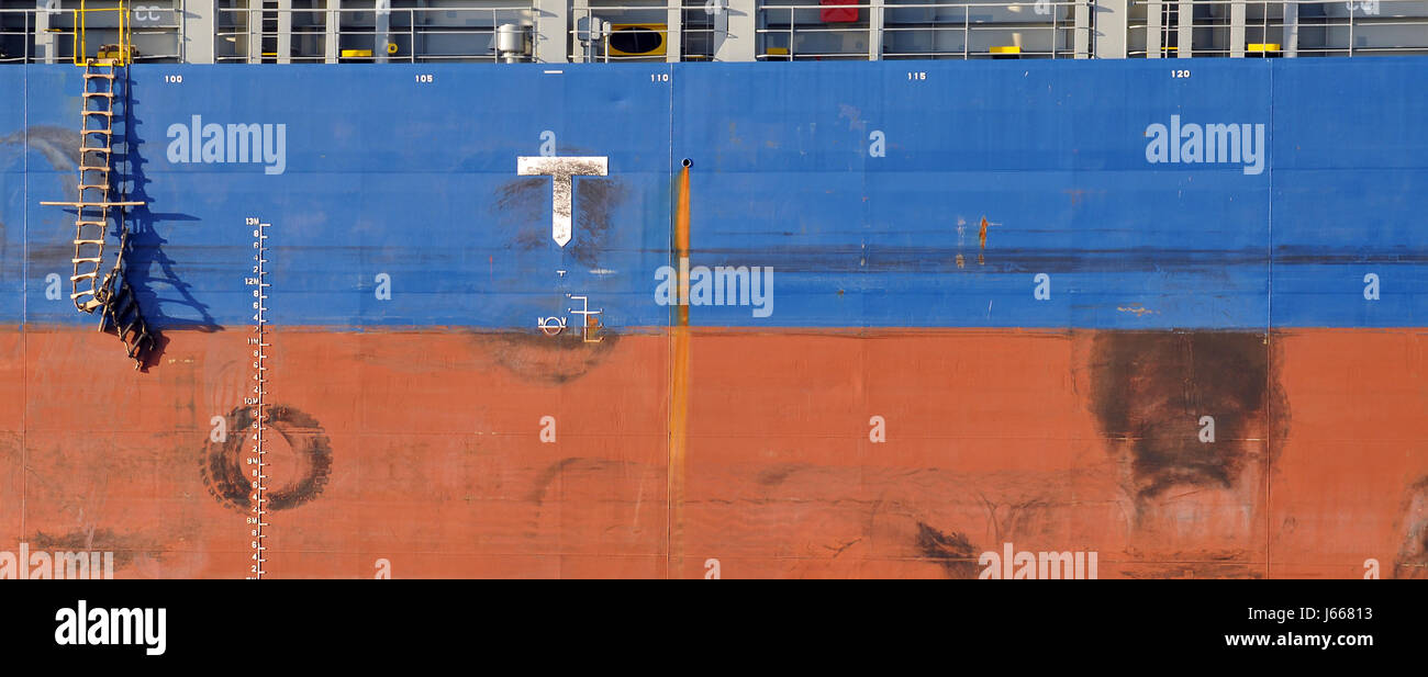 Deep sea cargo ships hi-res stock photography and images - Alamy