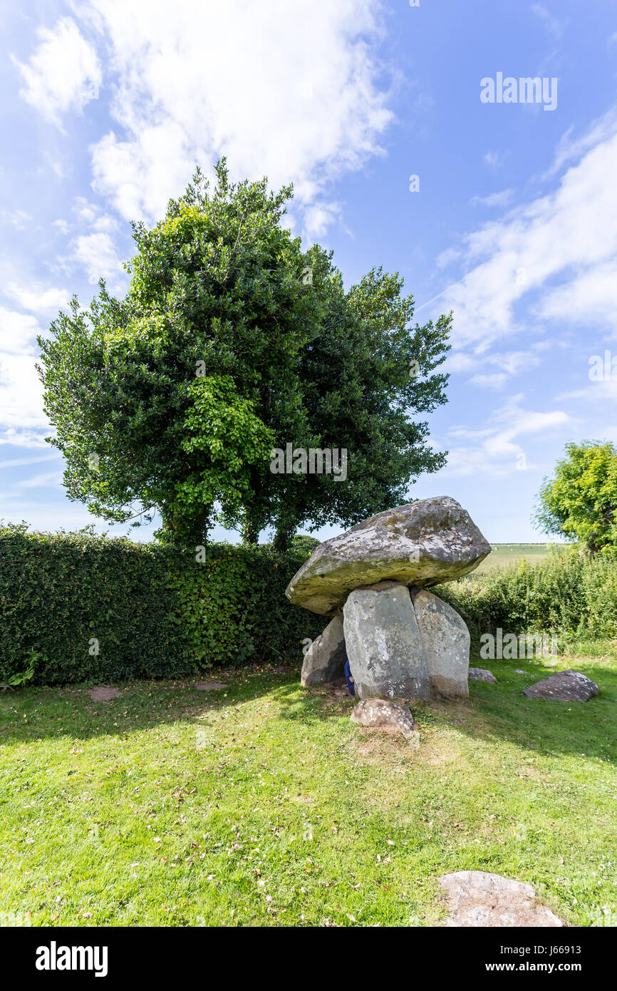Carreg Coetan Arthur megalthic grave - Newport, Pembrokeshire, Wales ...