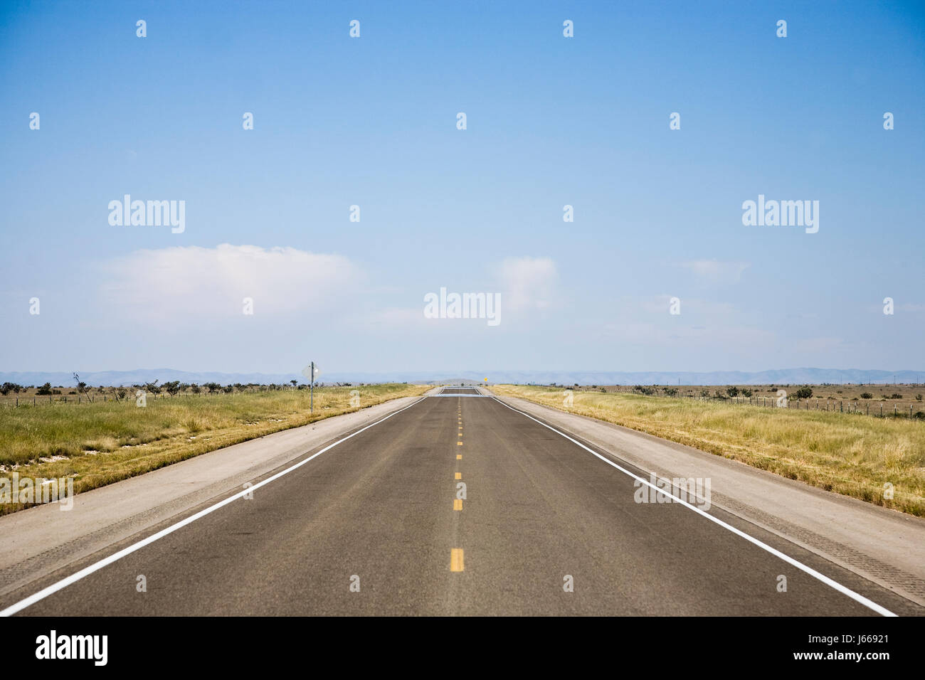 on the road utah usa Stock Photo - Alamy