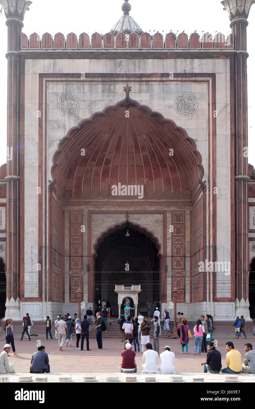 The Spectacular Architecture Of The Great Friday Mosque Jama Masjid