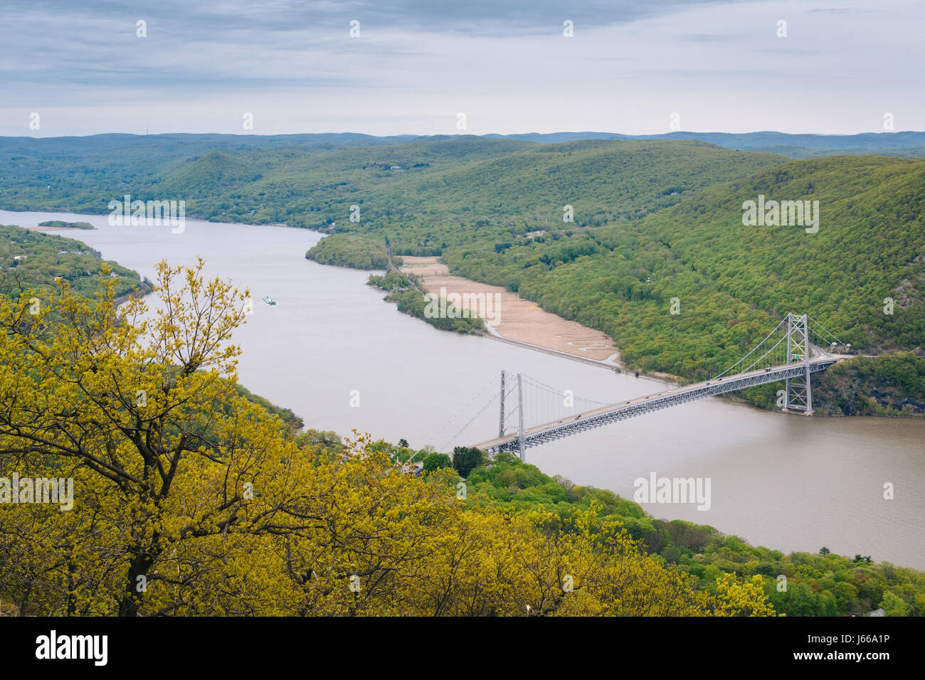 View of the Bear Mountain Bridge and Hudson River from Bear Mountain ...