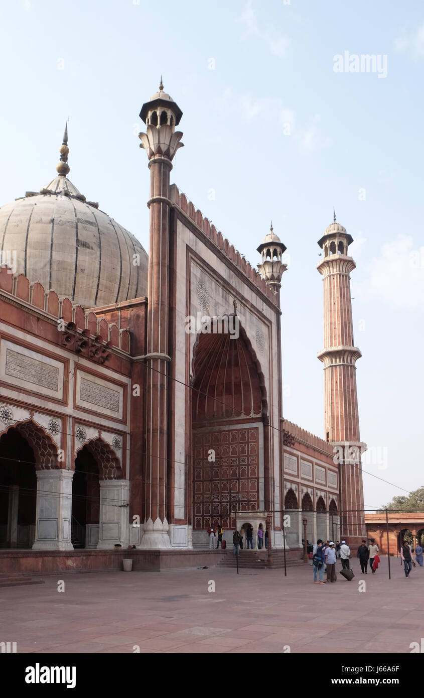 The spectacular architecture of the Great Friday Mosque (Jama Masjid ...