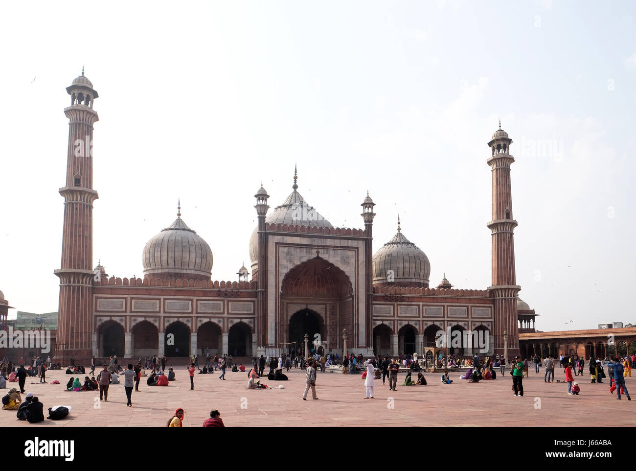 The Spectacular Architecture Of The Great Friday Mosque Jama Masjid