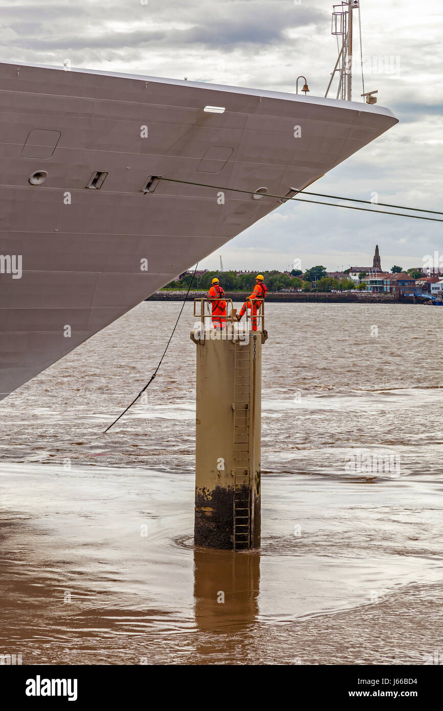 Dock Workers High Resolution Stock Photography and Images - Alamy