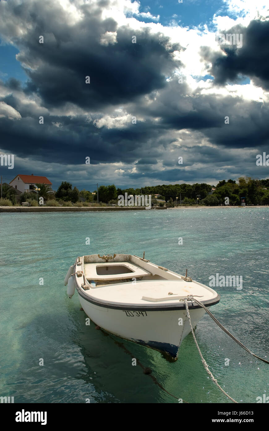 Bad weather sailing hi-res stock photography and images - Alamy