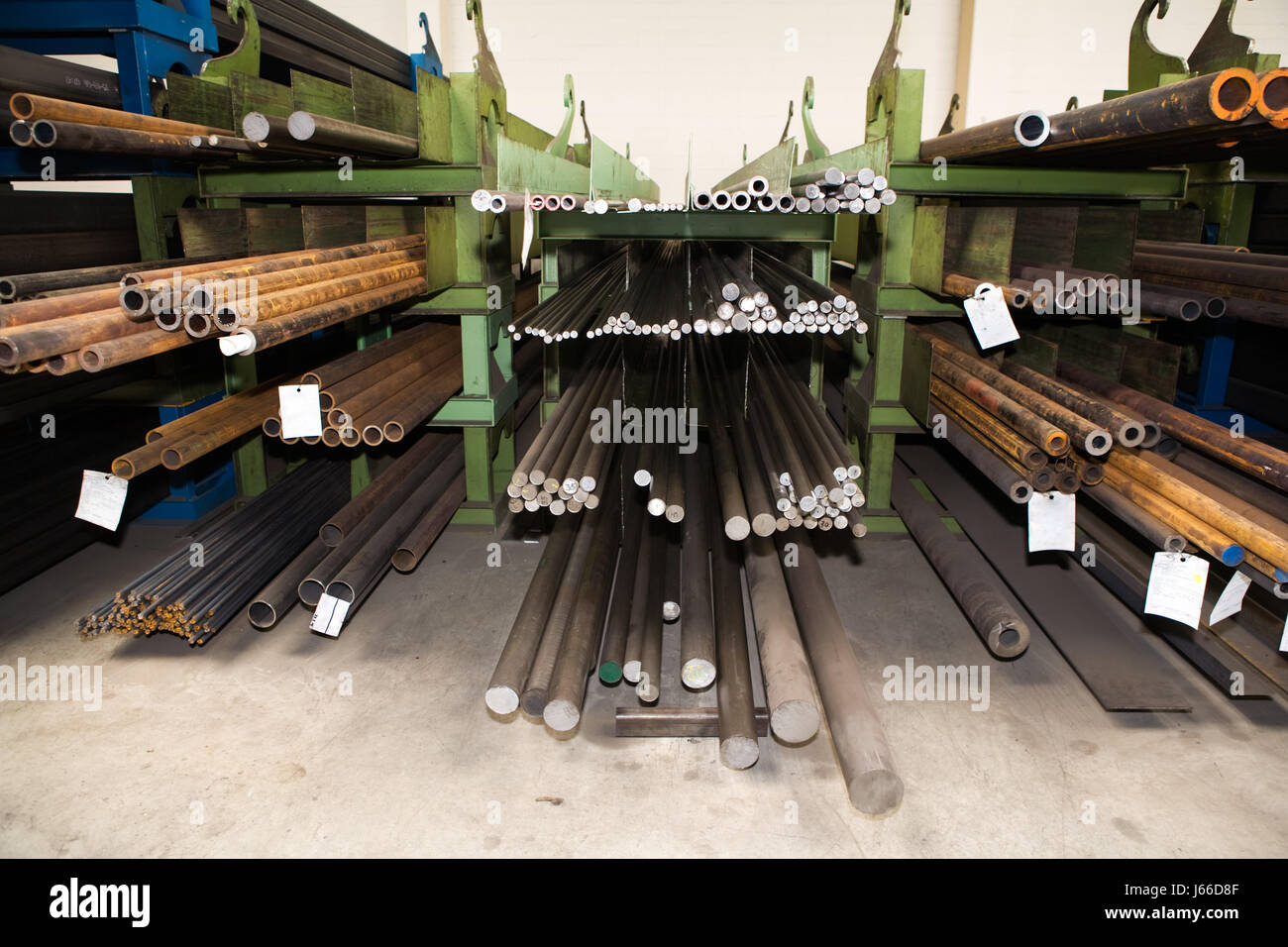 Materiallagerung hi-res stock photography and images - Alamy